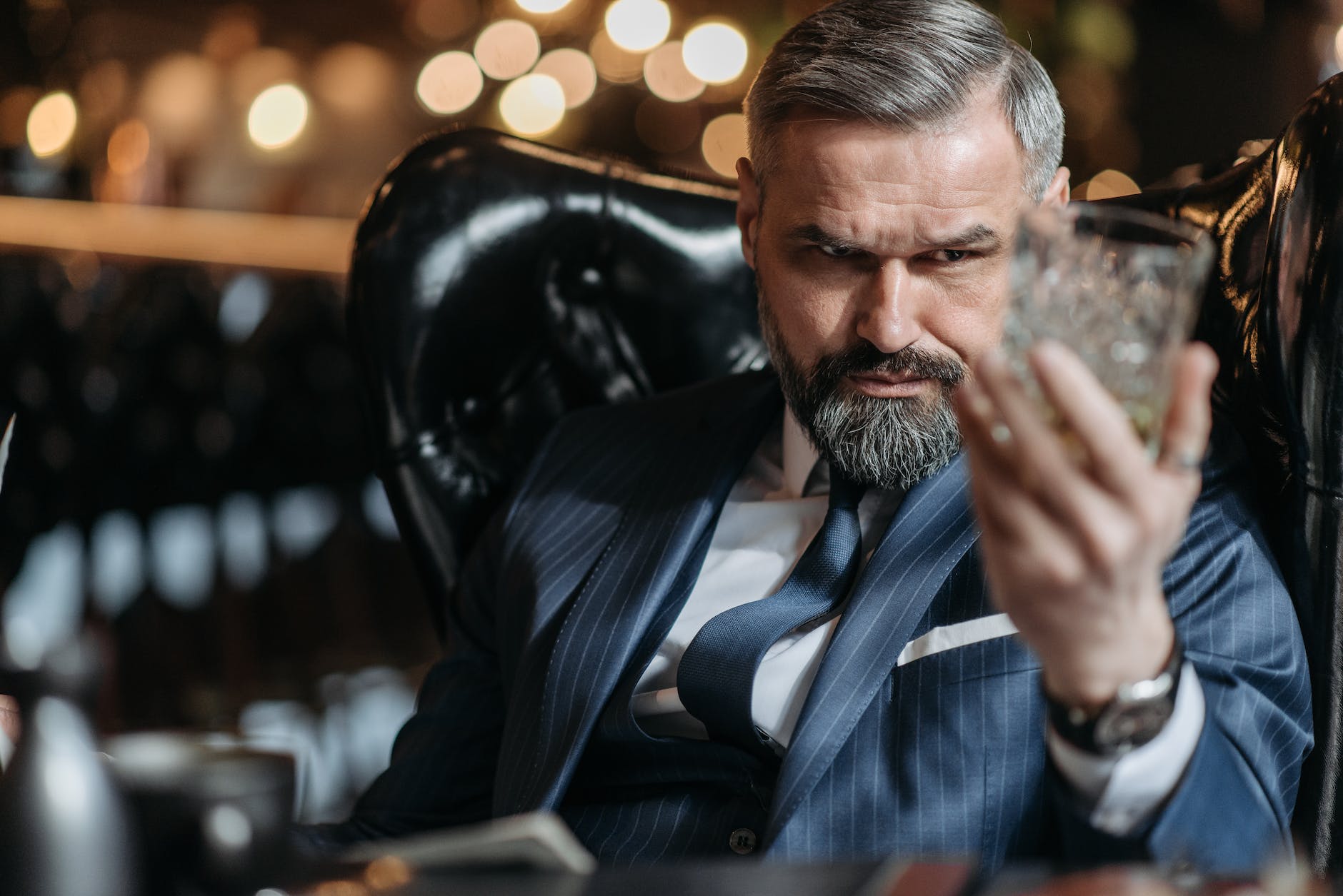 8 Absolute Worst Habits of Bad Bosses (And How to Fix Them)